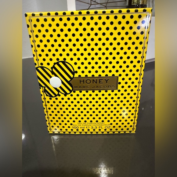 Marc Jacobs | Other | Marc Jacobs Honey Perfume In Yellow Polka Dot ...